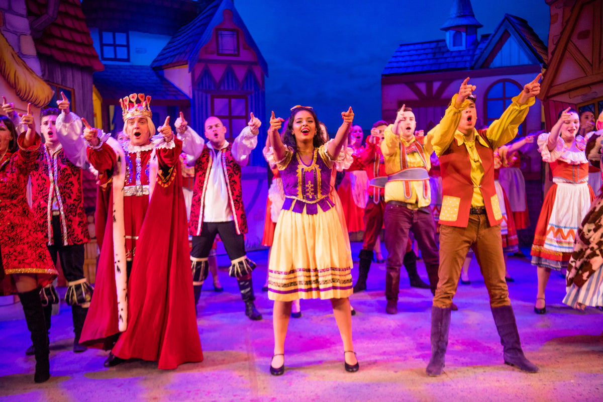 HOW TO MAKE YOUR CHORUS NOT “JUST” A CHORUS – Panto Fun